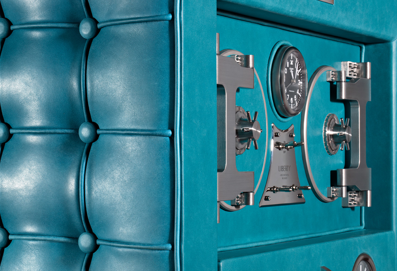 The Fortress: Döttling Luxury Safes GmbH